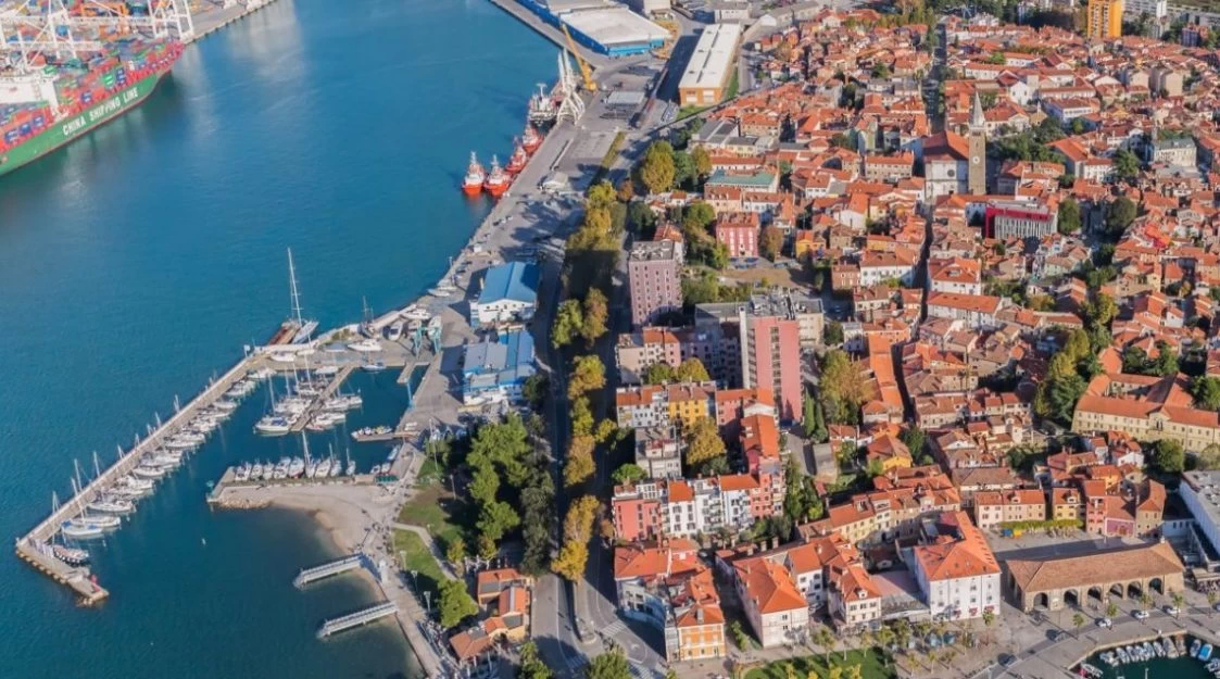 Prosta delovna mesta Koper – Kako pomesti s konkurenco na trgu dela | Preveri podjetje